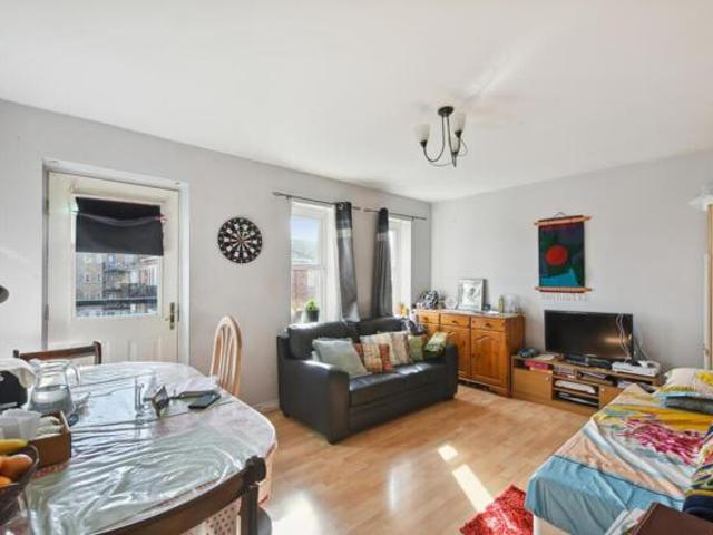 For Sale 2 Bedroom Apartment Dagenham Greater London DS98204612