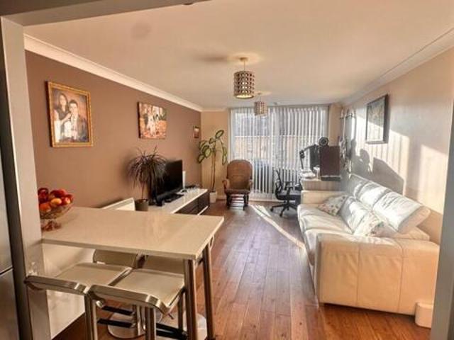 For Sale 2 Bedroom Apartment Feltham Greater London DS101025730