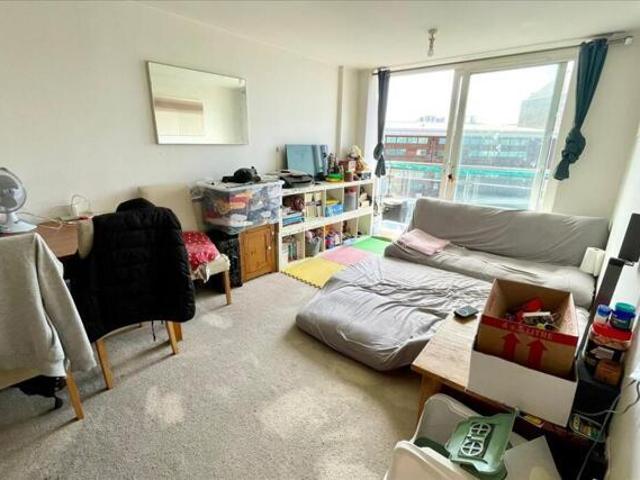 For Sale 2 Bedroom Apartment Feltham Greater London DS101200170