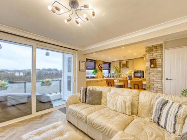 For Sale 2 Bedroom Apartment Folkestone Kent DS99092436