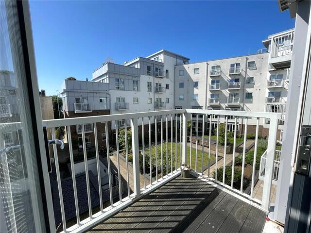 For Sale 2 Bedroom Apartment Guildford Surrey DLS98903792
