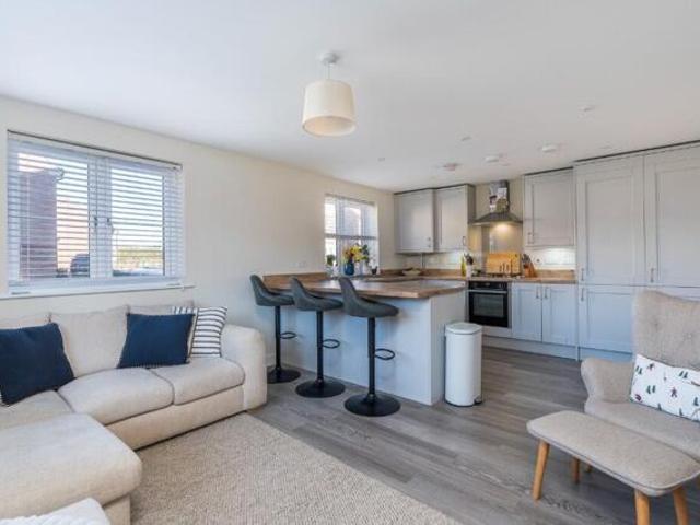 For Sale 2 Bedroom Apartment Hampshire Hampshire DS99054782