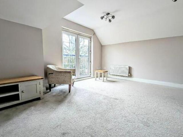 For Sale 2 Bedroom Apartment Hampshire Hampshire DS100579032