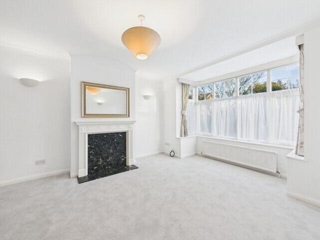 For Sale 2 Bedroom Apartment Haywards Heath West Sussex DS98262641