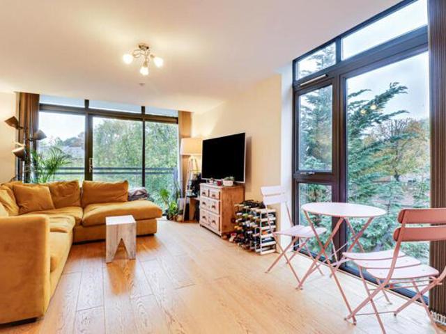 For Sale 2 Bedroom Apartment Hertfordshire Hertfordshire DS100023803