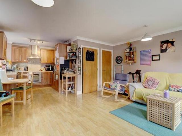 For Sale 2 Bedroom Apartment High Wycombe Buckinghamshire DS98233368