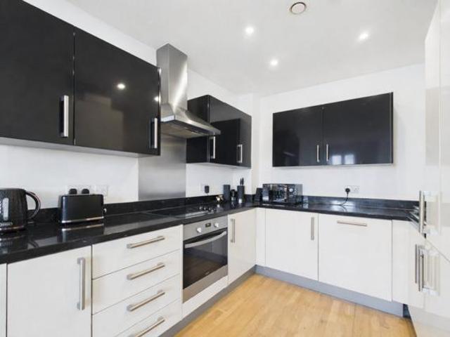 For Sale 2 Bedroom Apartment Hitchin Hertfordshire DS100456547