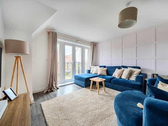 For Sale 2 Bedroom Apartment Horsham West Sussex DS101676183