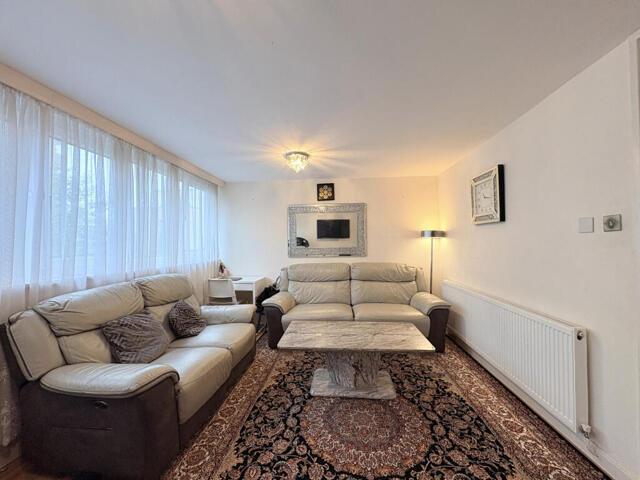 For Sale 2 Bedroom Apartment Hounslow Greater London DS98335846