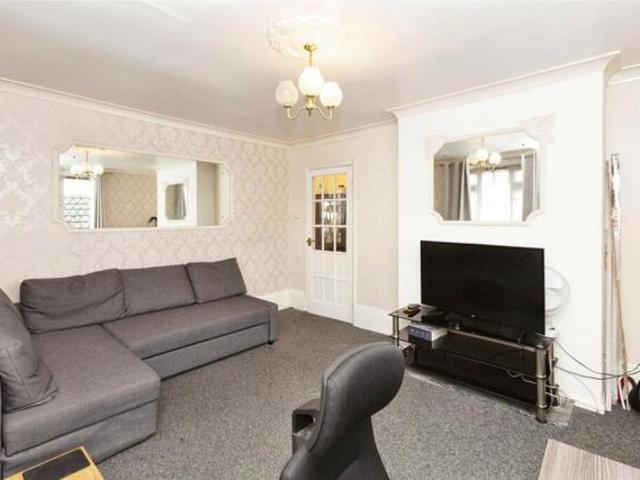 For Sale 2 Bedroom Apartment Ilford Greater London DS99436939