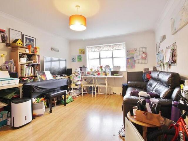 For Sale 2 Bedroom Apartment Isleworth Greater London DS101025415