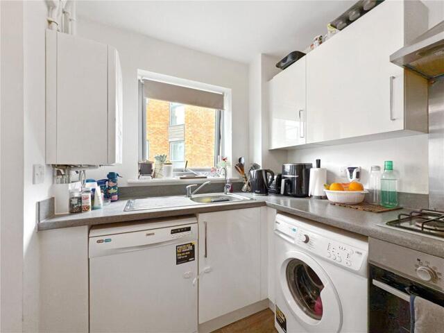 For Sale 2 Bedroom Apartment Kent Kent DLS101231578