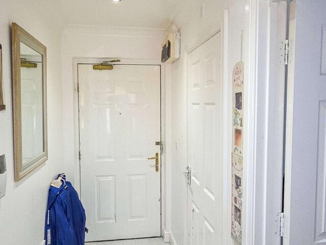 For Sale 2 Bedroom Apartment Kent Kent DS99290171