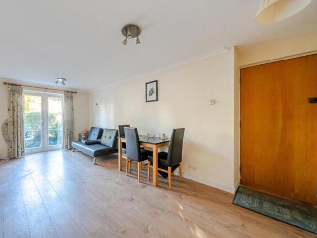 For Sale 2 Bedroom Apartment Kingston Upon Thames Greater London DS98233387