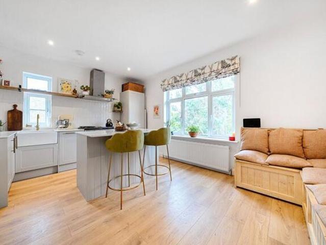 For Sale 2 Bedroom Apartment Kingston Upon Thames Greater London DS99523710
