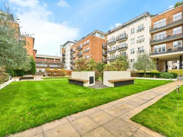For Sale 2 Bedroom Apartment Kingston Upon Thames Greater London DS99277901