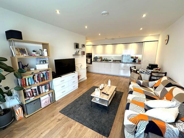 For Sale 2 Bedroom Apartment Luton Luton DS100456371