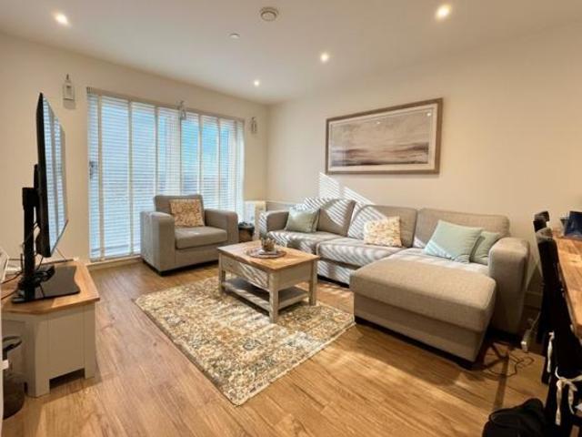 For Sale 2 Bedroom Apartment Luton Luton DS101316239
