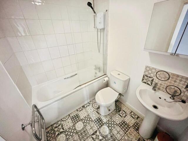 For Sale 2 Bedroom Apartment Lancs Wigan DS101777722