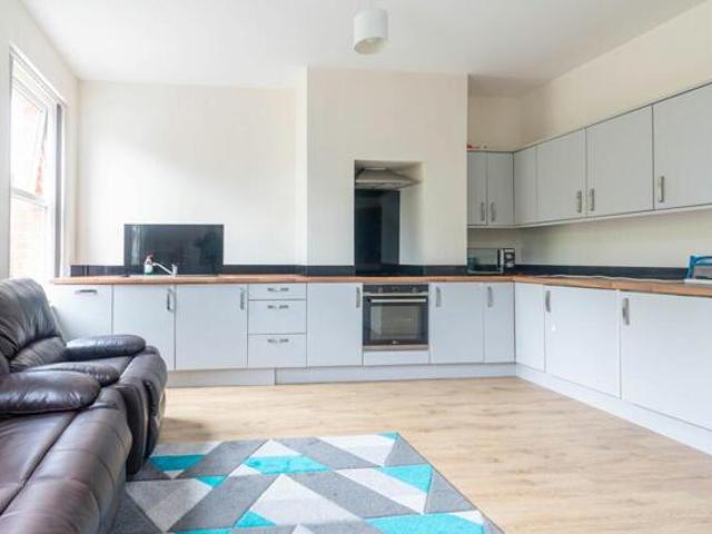 For Sale 2 Bedroom Apartment Leeds Leeds DS98718060