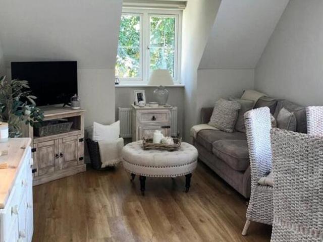 For Sale 2 Bedroom Apartment Liphook Hampshire DS101678642