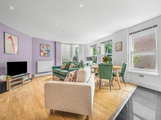 For Sale 2 Bedroom Apartment Londres Greater London DLS98864582