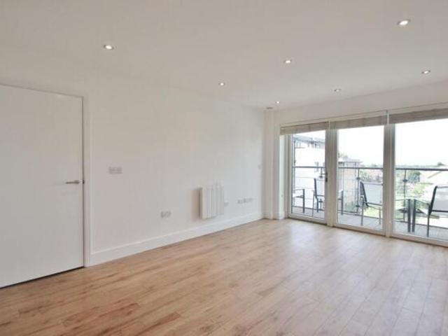 For Sale 2 Bedroom Apartment Londres Greater London DS99204123