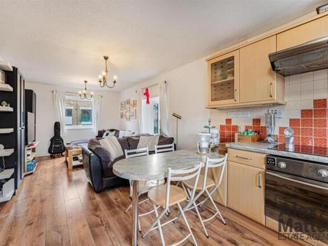 For Sale 2 Bedroom Apartment Londres Greater London DS99344908