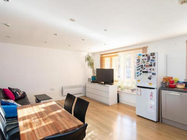 For Sale 2 Bedroom Apartment Londres Greater London DS99774083
