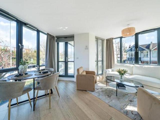 For Sale 2 Bedroom Apartment Londres Greater London DS99926261