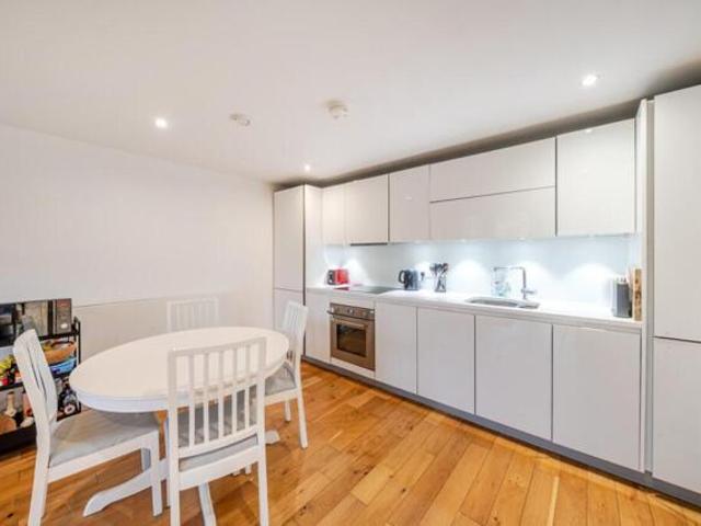 For Sale 2 Bedroom Apartment Londres Greater London DS100649121