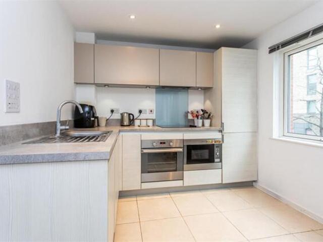 For Sale 2 Bedroom Apartment Londres Greater London DS101931490
