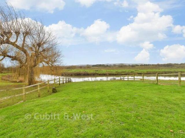 For Sale 2 Bedroom Apartment Pulborough West Sussex DS98477256