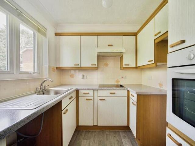 For Sale 2 Bedroom Apartment Potters Bar Hertfordshire DS98204470