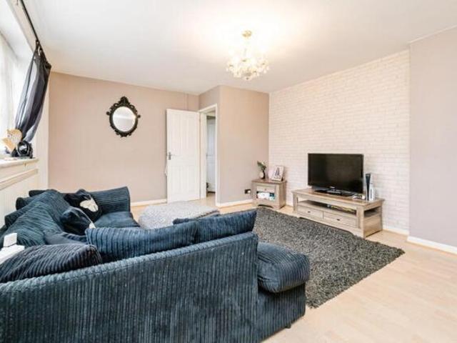 For Sale 2 Bedroom Apartment Rainham Greater London DS101351748