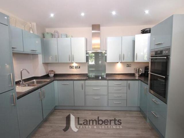 For Sale 2 Bedroom Apartment Redditch Worcestershire DS98687392
