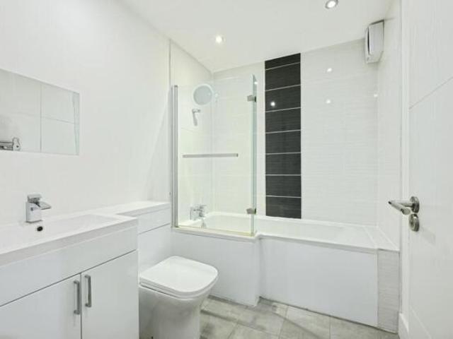 For Sale 2 Bedroom Apartment Redhill Surrey DS100786416