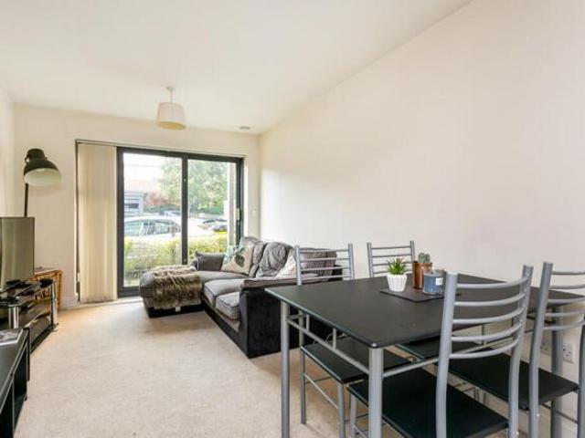 For Sale 2 Bedroom Apartment Rickmansworth Hertfordshire DS100615237