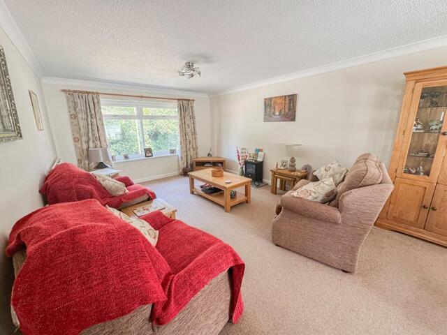 For Sale 2 Bedroom Apartment Ringwood Hampshire DS101677885