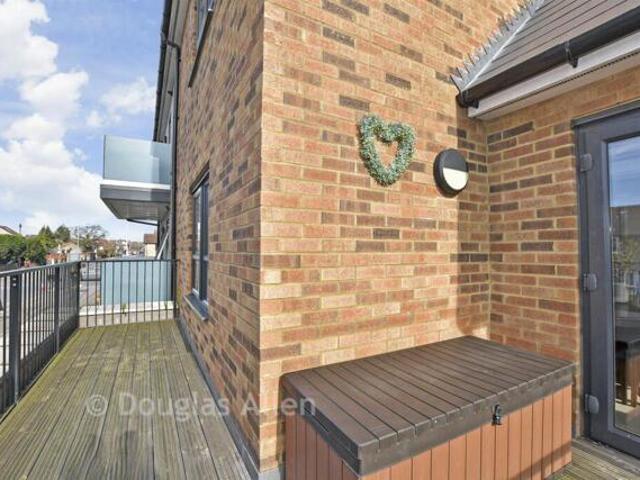 For Sale 2 Bedroom Apartment Romford Essex DS100426366