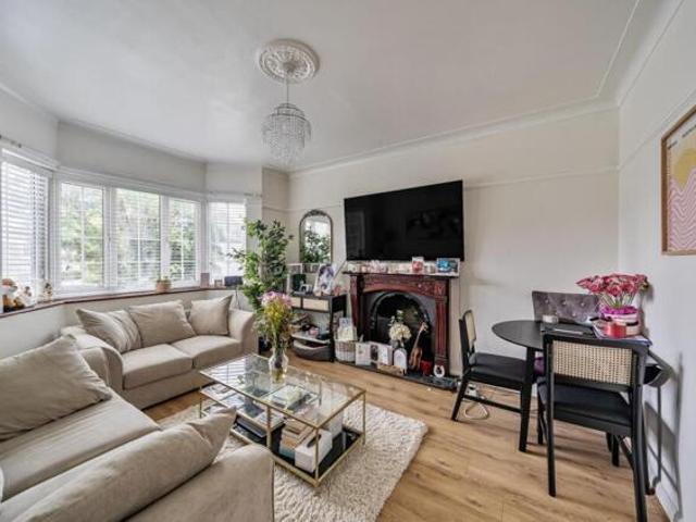 For Sale 2 Bedroom Apartment Stanmore Greater London DS98577866