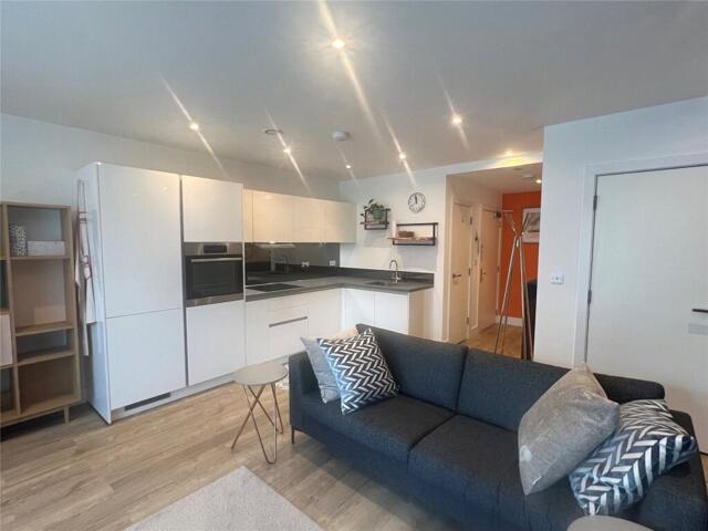 For Sale 2 Bedroom Apartment Staines Surrey DS98649035
