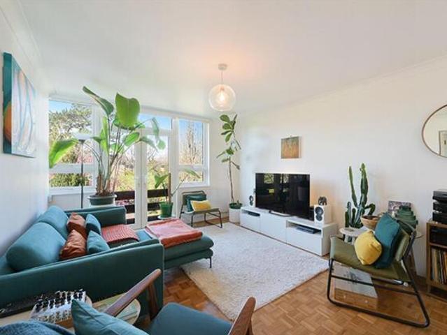 For Sale 2 Bedroom Apartment Surbiton Greater London DLS101199702