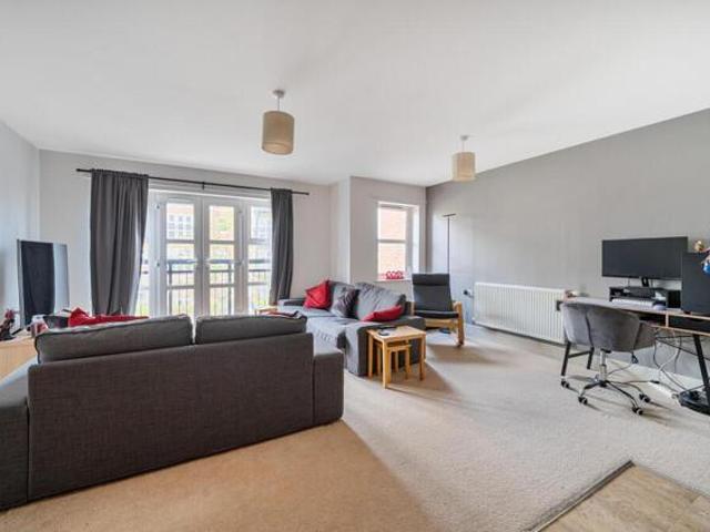 For Sale 2 Bedroom Apartment Surrey Great London DS101892097