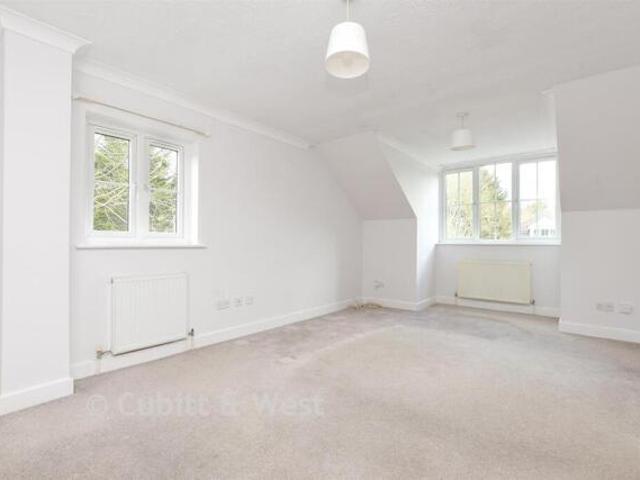 For Sale 2 Bedroom Apartment Surrey Great London DS101025968