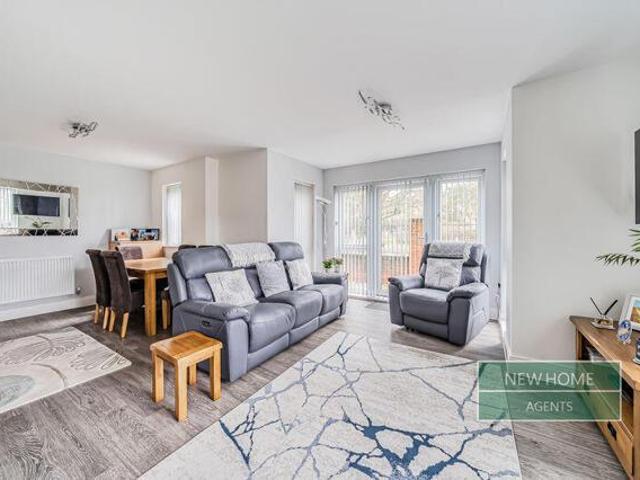 For Sale 2 Bedroom Apartment Surrey Surrey DS99641807