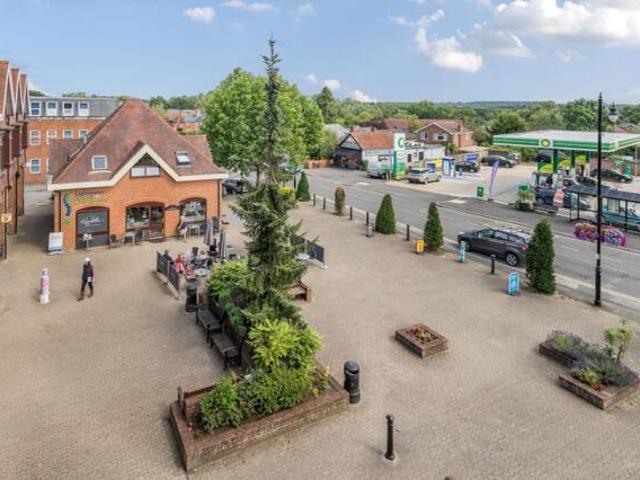 For Sale 2 Bedroom Apartment Surrey Surrey DS101797060
