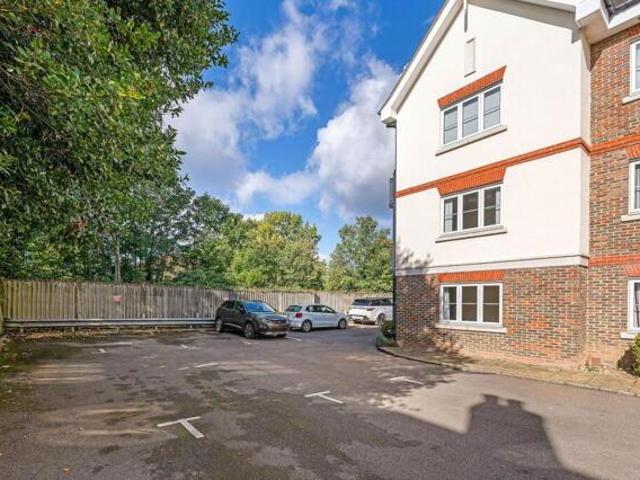 For Sale 2 Bedroom Apartment Sutton Greater London DLS98404406