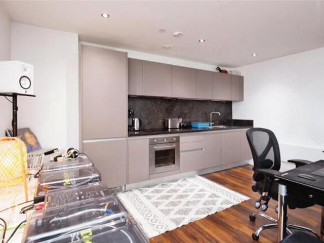 For Sale 2 Bedroom Apartment Salford Salford DLS100191906