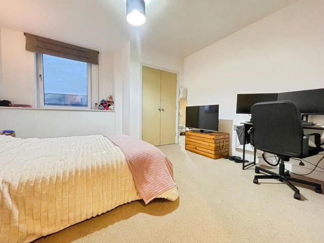 For Sale 2 Bedroom Apartment Southampton Southampton DLS101200072